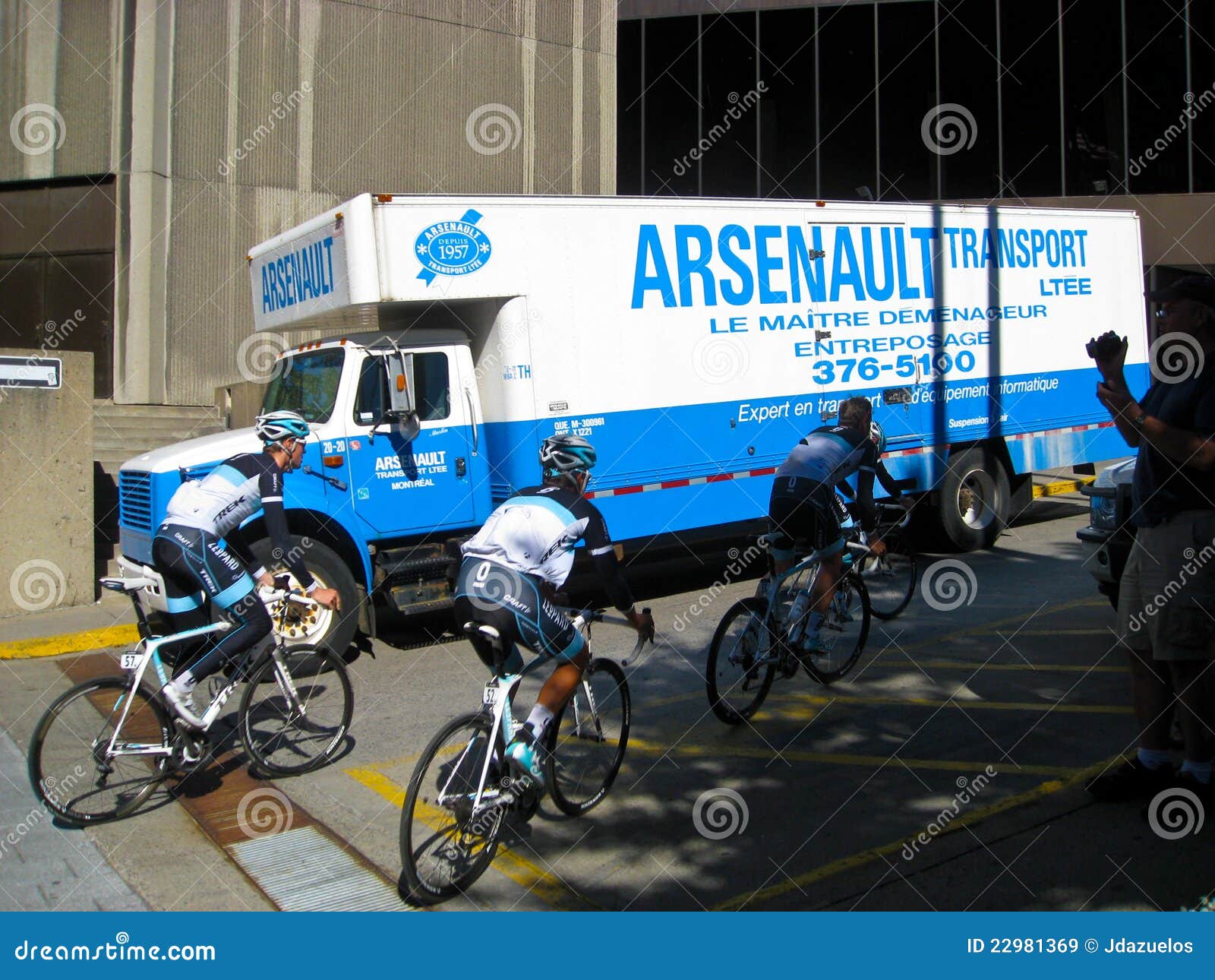 Team Leopard Trek editorial stock image. Image of challenge - 22981369