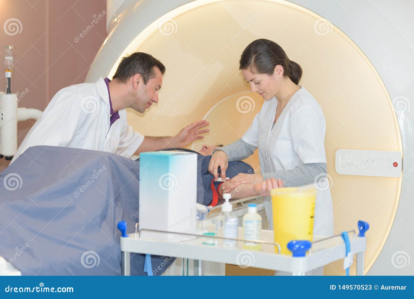 Team of MRI specialist stock image. Image of monitor - 149570523