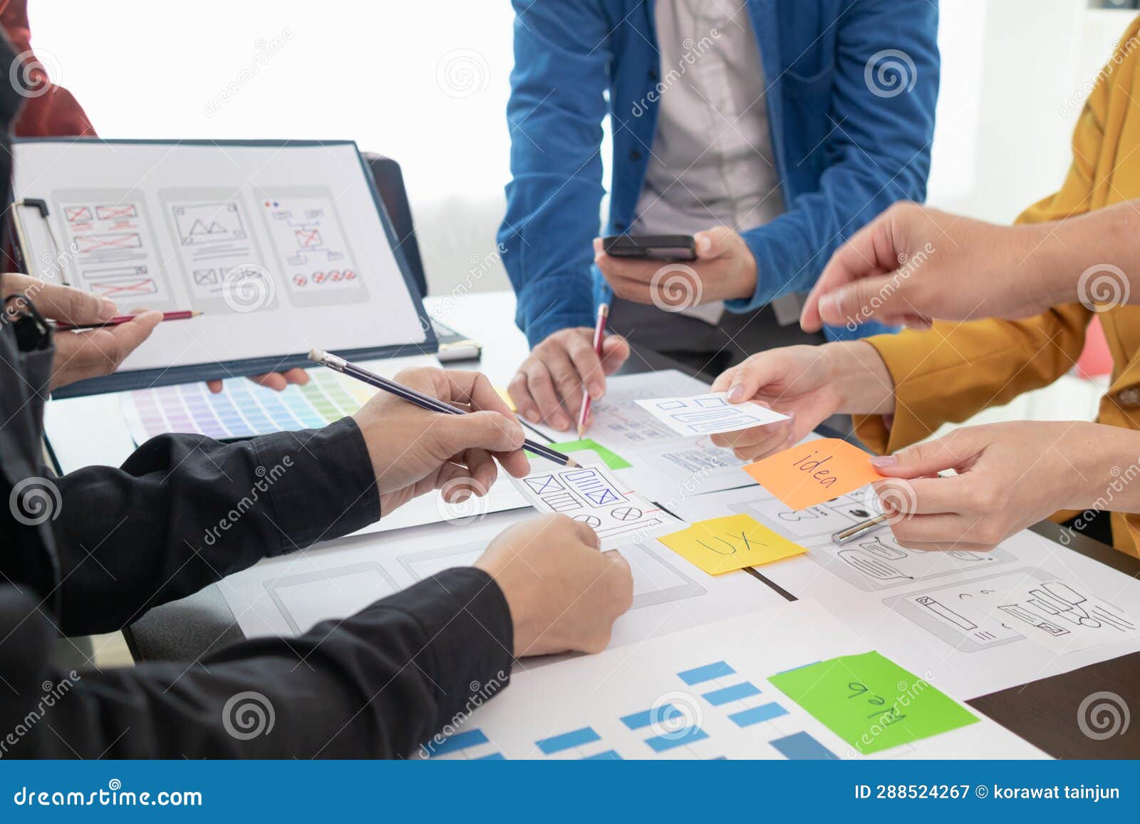 Team of UI UX Web Designer are Working Together To Develop Mobile ...