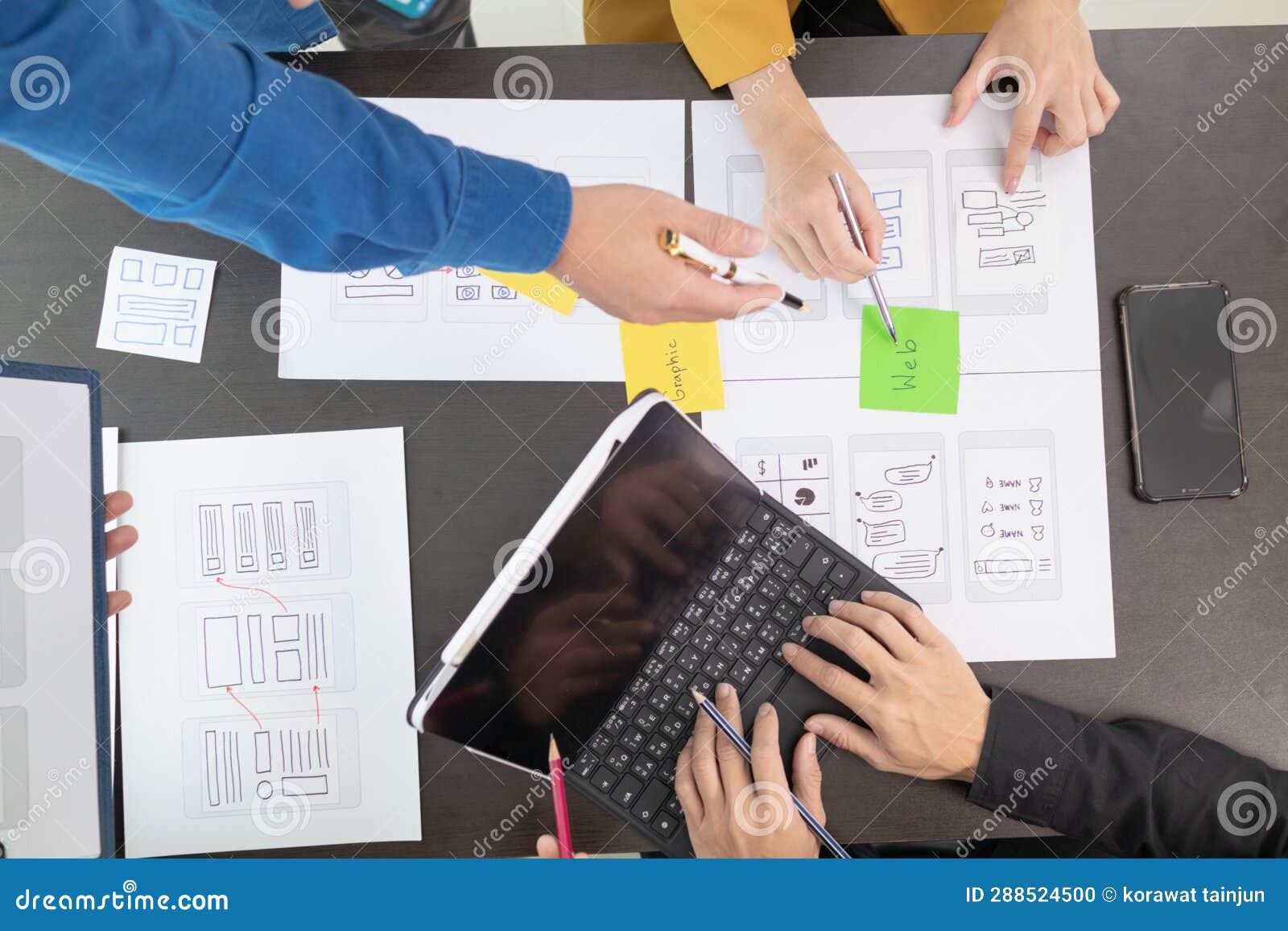 Team of UI UX Web Designer are Working Together To Develop Mobile ...