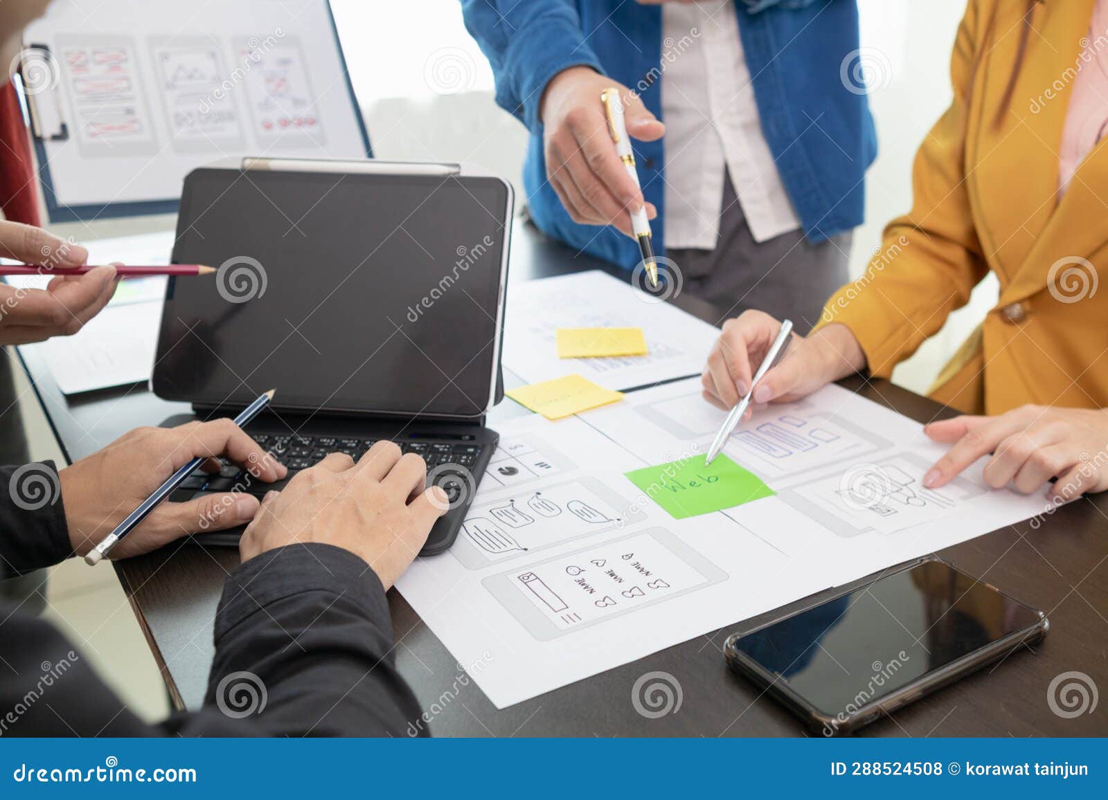 Team of UI UX Web Designer are Working Together To Develop Mobile ...