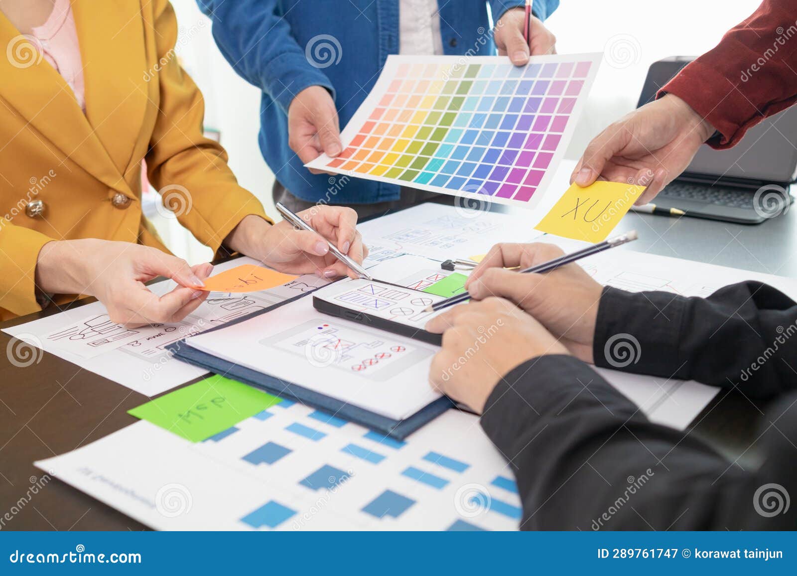 Team of UI UX Web Designer are Working Together To Develop Mobile ...