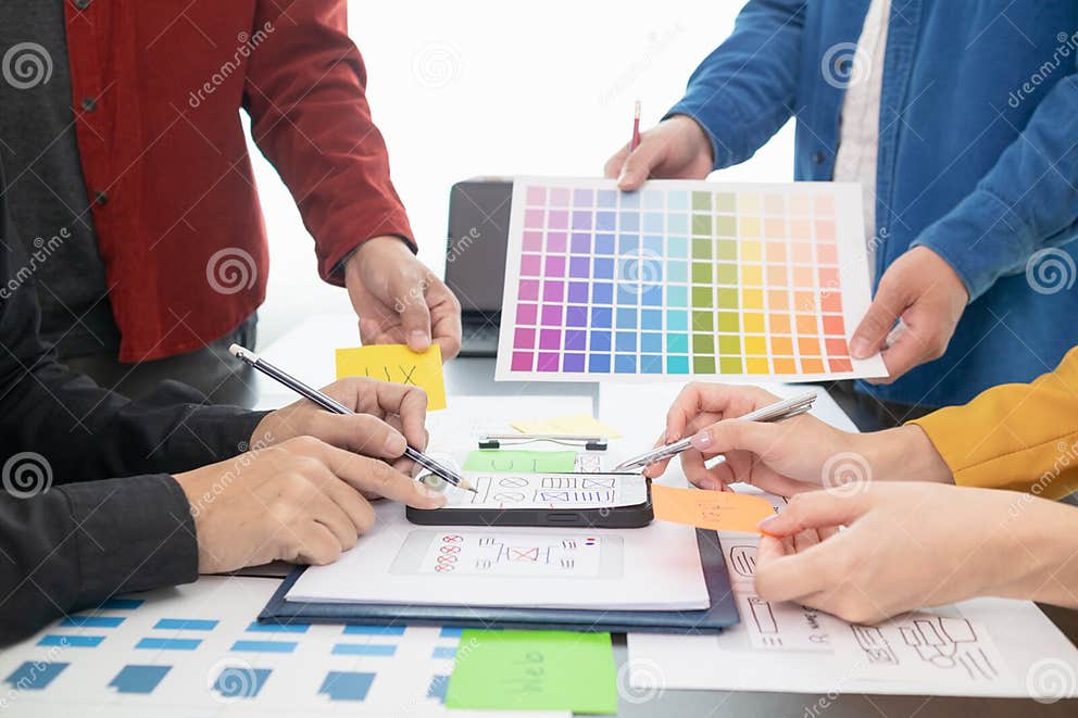 Team of UI UX Web Designer are Working Together To Develop Mobile ...