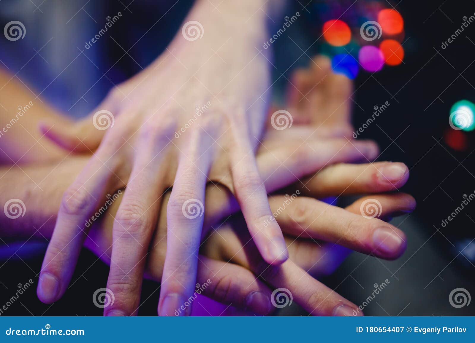 Team Unity, Athletes Folded Their Hands on Each Other before Cyber ...