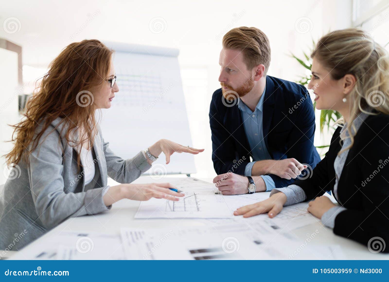 Team Van Architecten Die Aan Project Samenwerken Stock Afbeelding ...