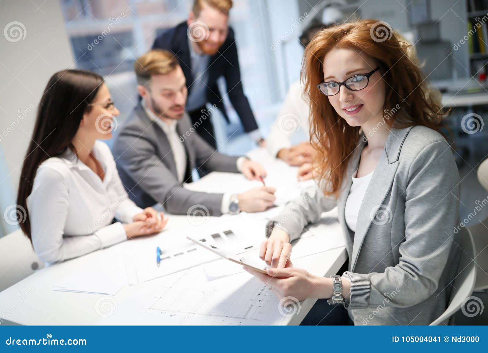 Team Van Architecten Die Aan Project Samenwerken Stock Afbeelding ...