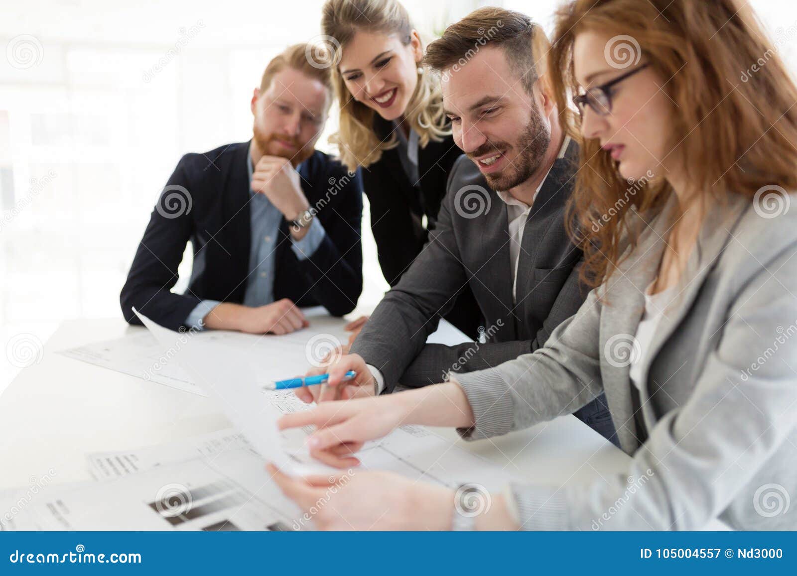 Team Van Architecten Die Aan Project Samenwerken Stock Afbeelding ...