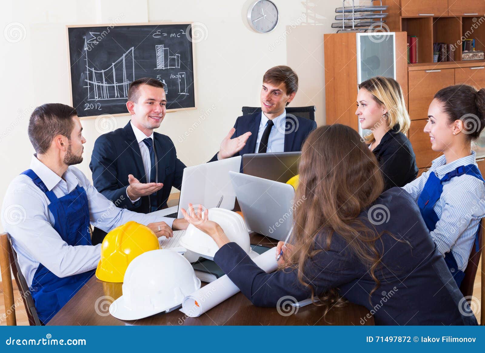 Team Van Architecten Die Met Laptops Werken Stock Foto - Image of ...