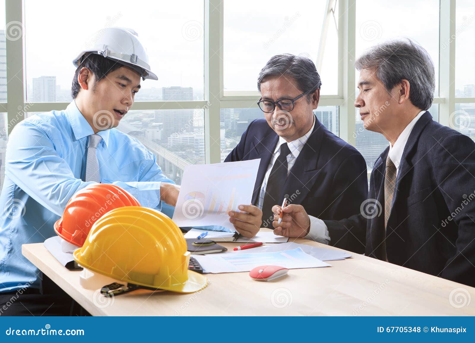 Team of Young and Senior Engineering Man Project Meeting in Work Stock ...