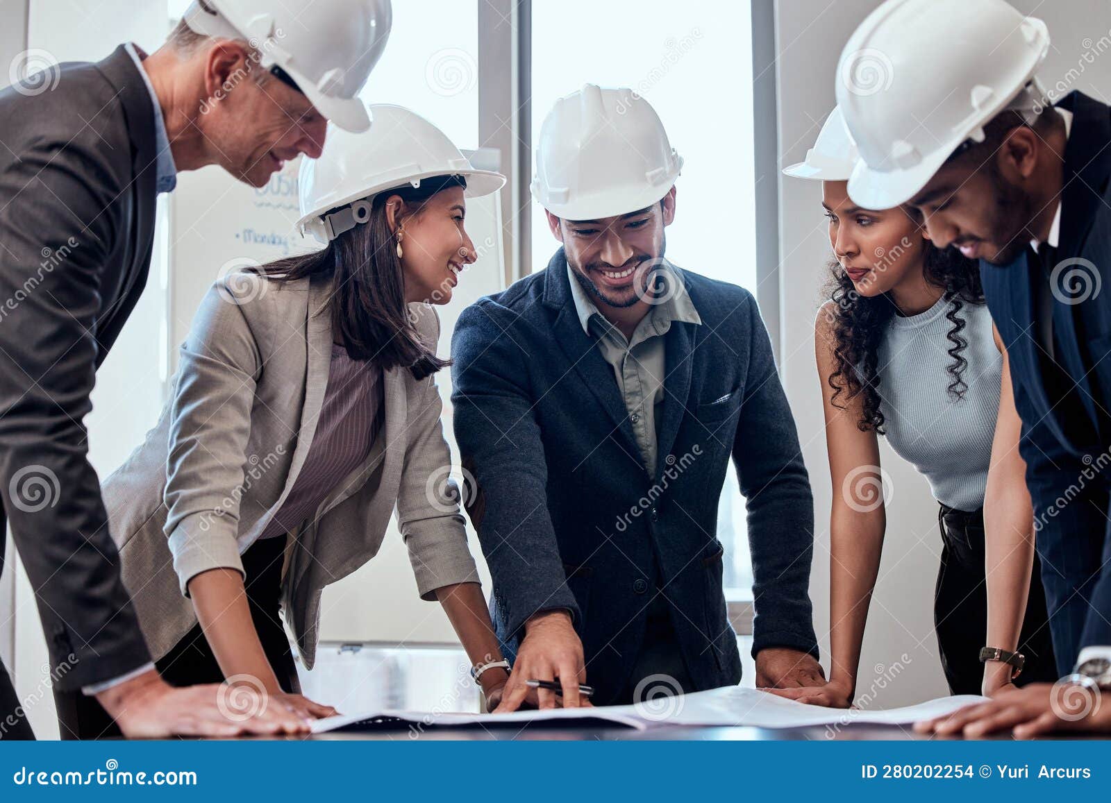 Teamwork, Architecture and Planning with People in Meeting for Graphic ...