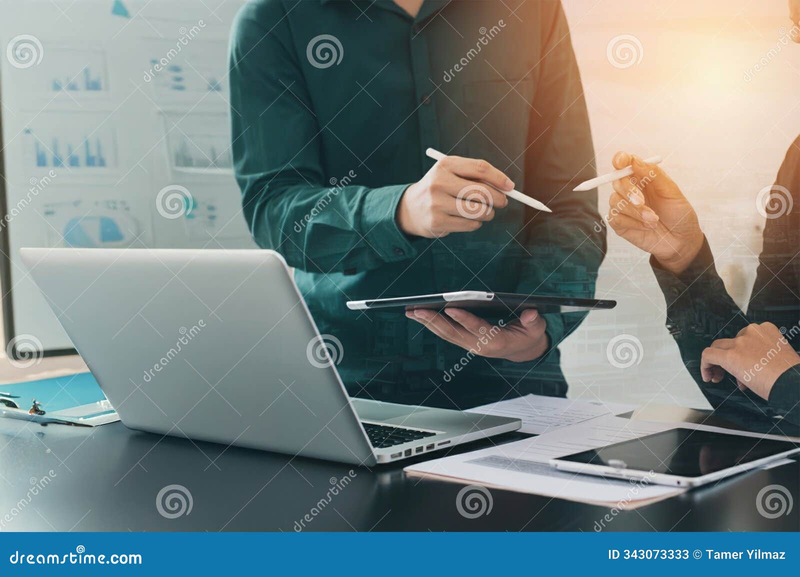 Teamwork Around a Desk in the Office Stock Illustration - Illustration ...