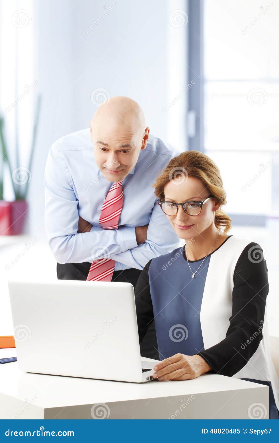 Teamwork With Computer Stock Photography | CartoonDealer.com #47953976
