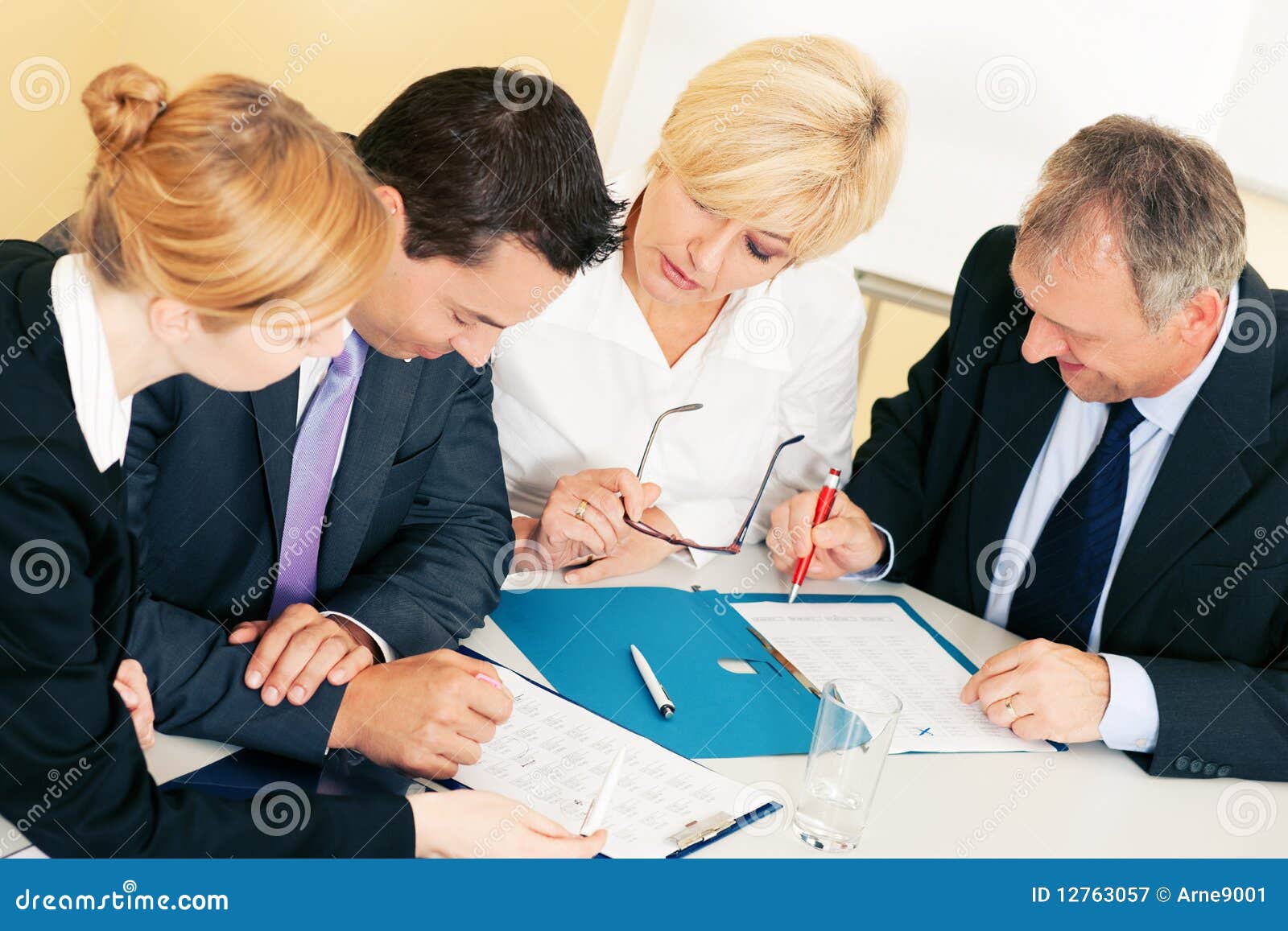 Teamwork - Discussion in the Office Stock Image - Image of plan ...