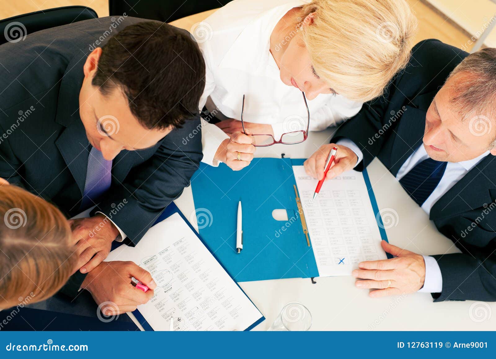 Teamwork - Discussion in the Office Stock Image - Image of consultant ...