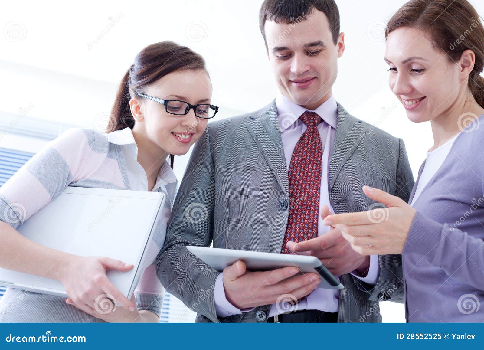 Teamwork in the office stock image. Image of discussion - 28552525