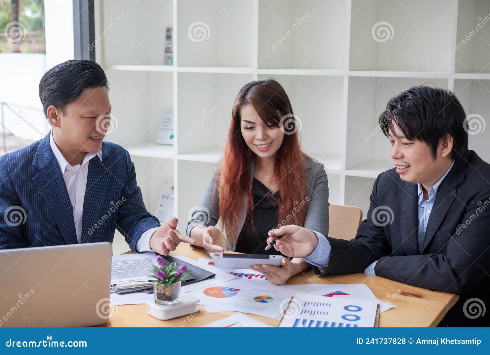 Teamwork Process, Business People Working in the Office Discussing ...