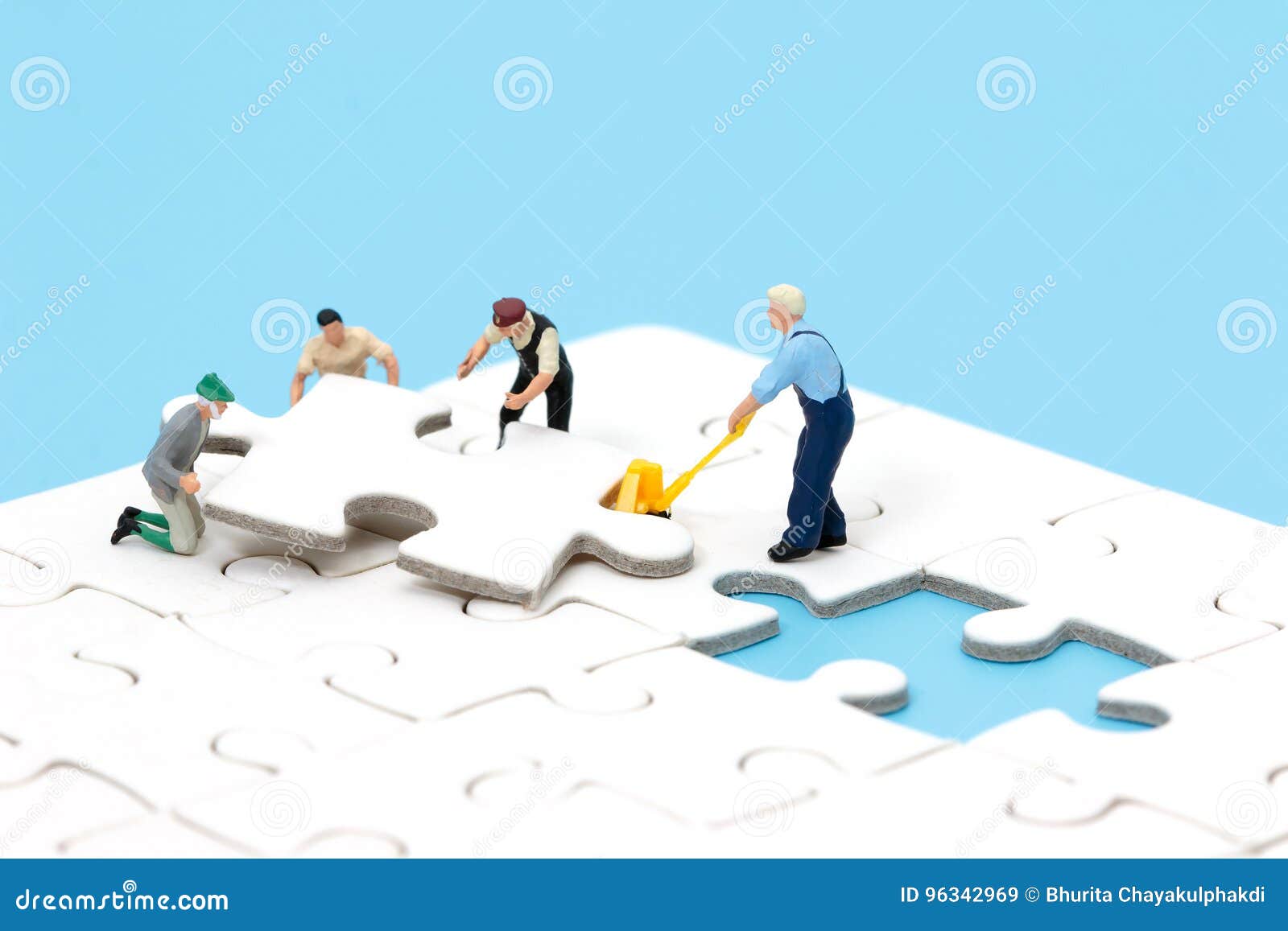 Teamwork puzzle concept stock image. Image of hold, missing - 96342969