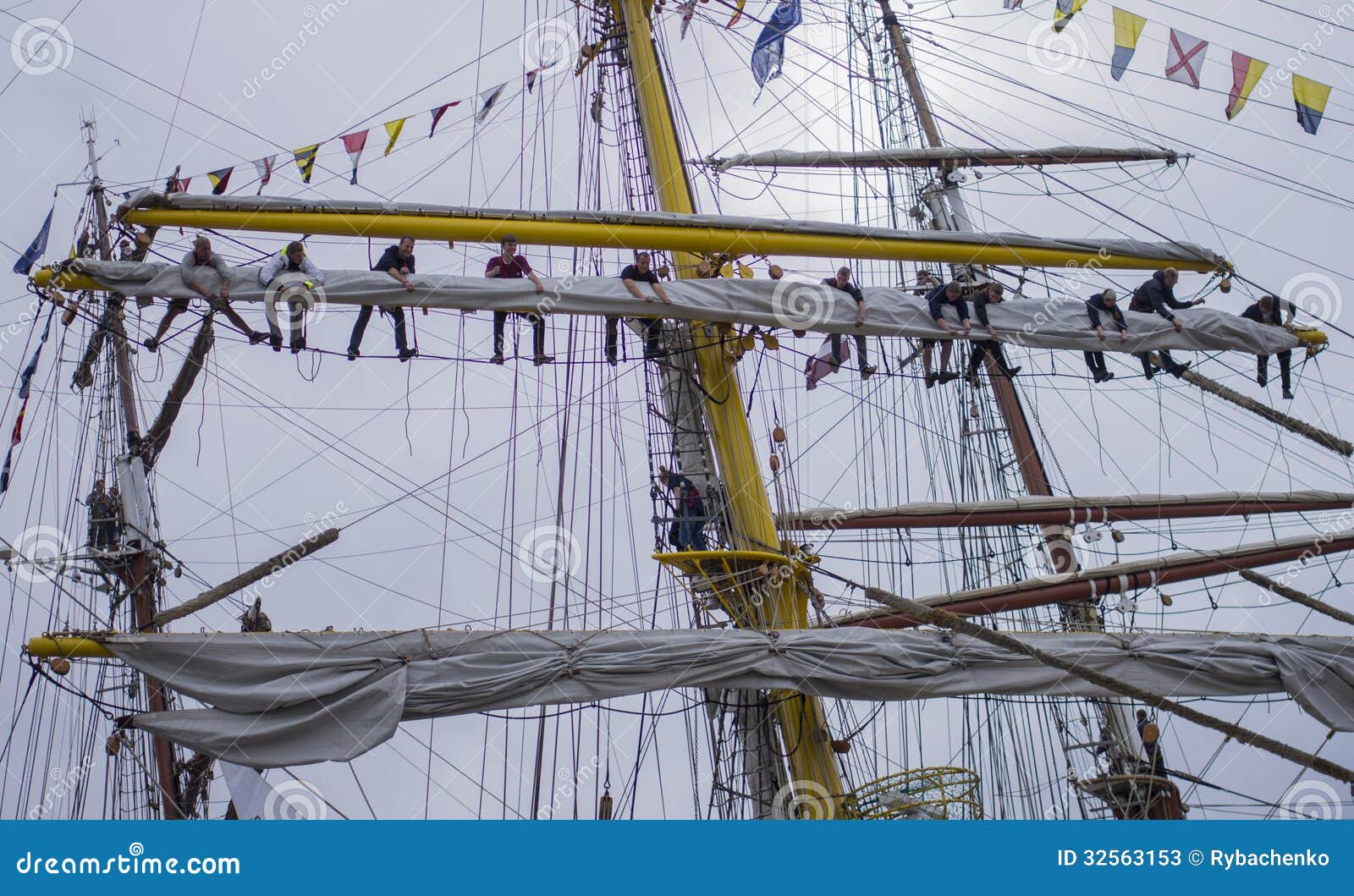 Teamwork on the ship editorial stock photo. Image of slacken - 32563153