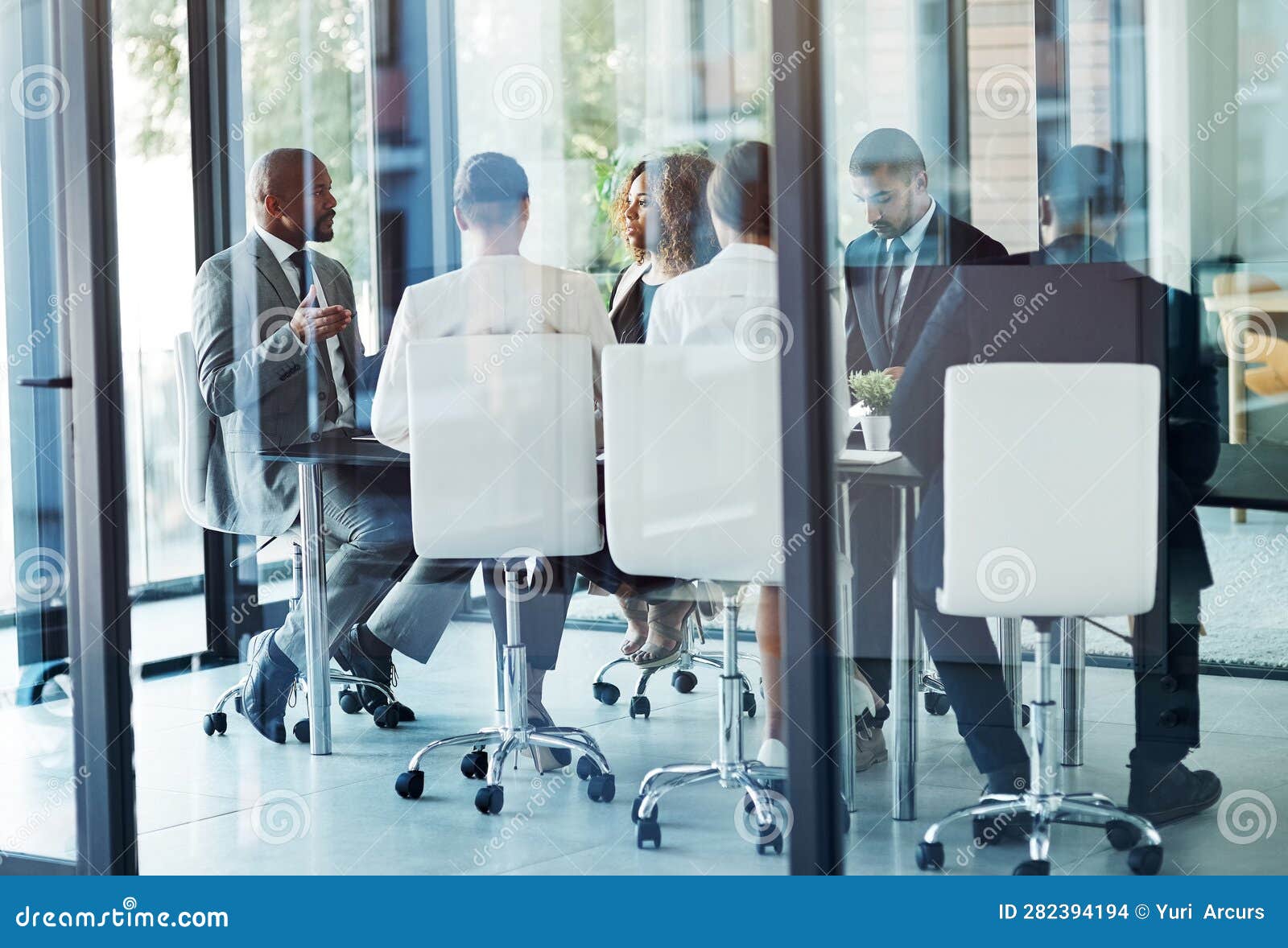 Teamwork, Strategy and Discussion for Collaboration for Management with ...