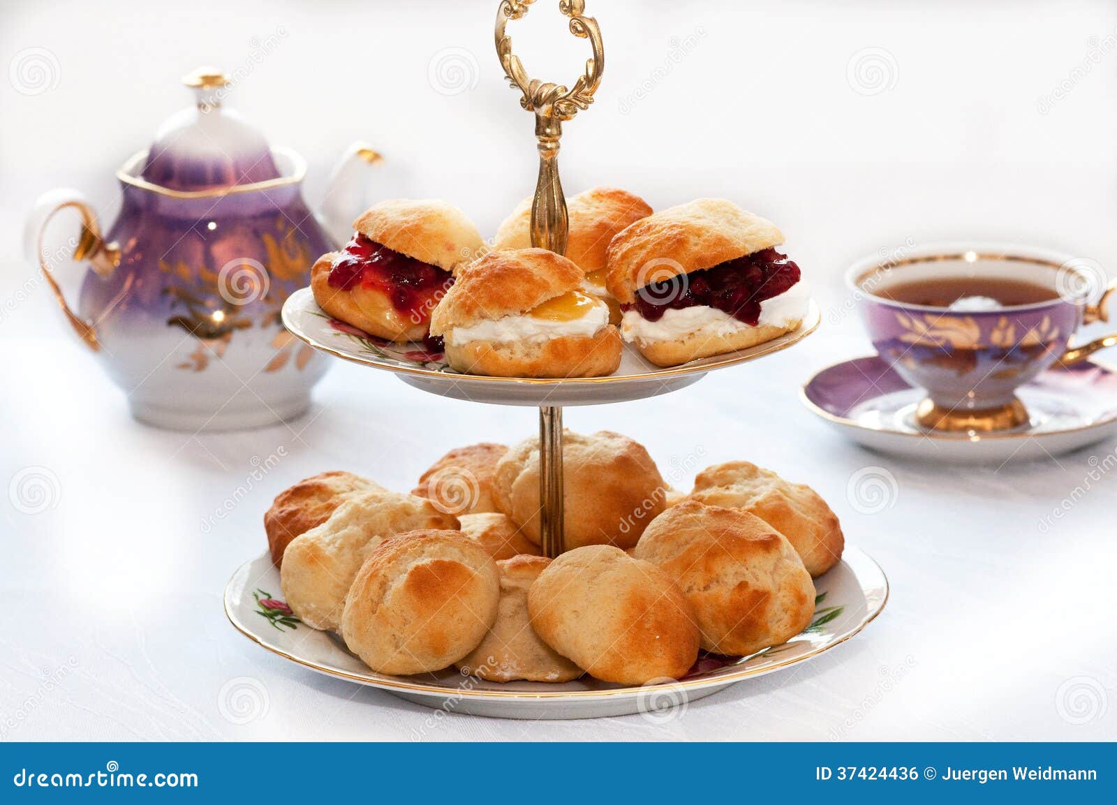 Teatime foto de archivo. Imagen de vector, alimento, bocado - 37424436