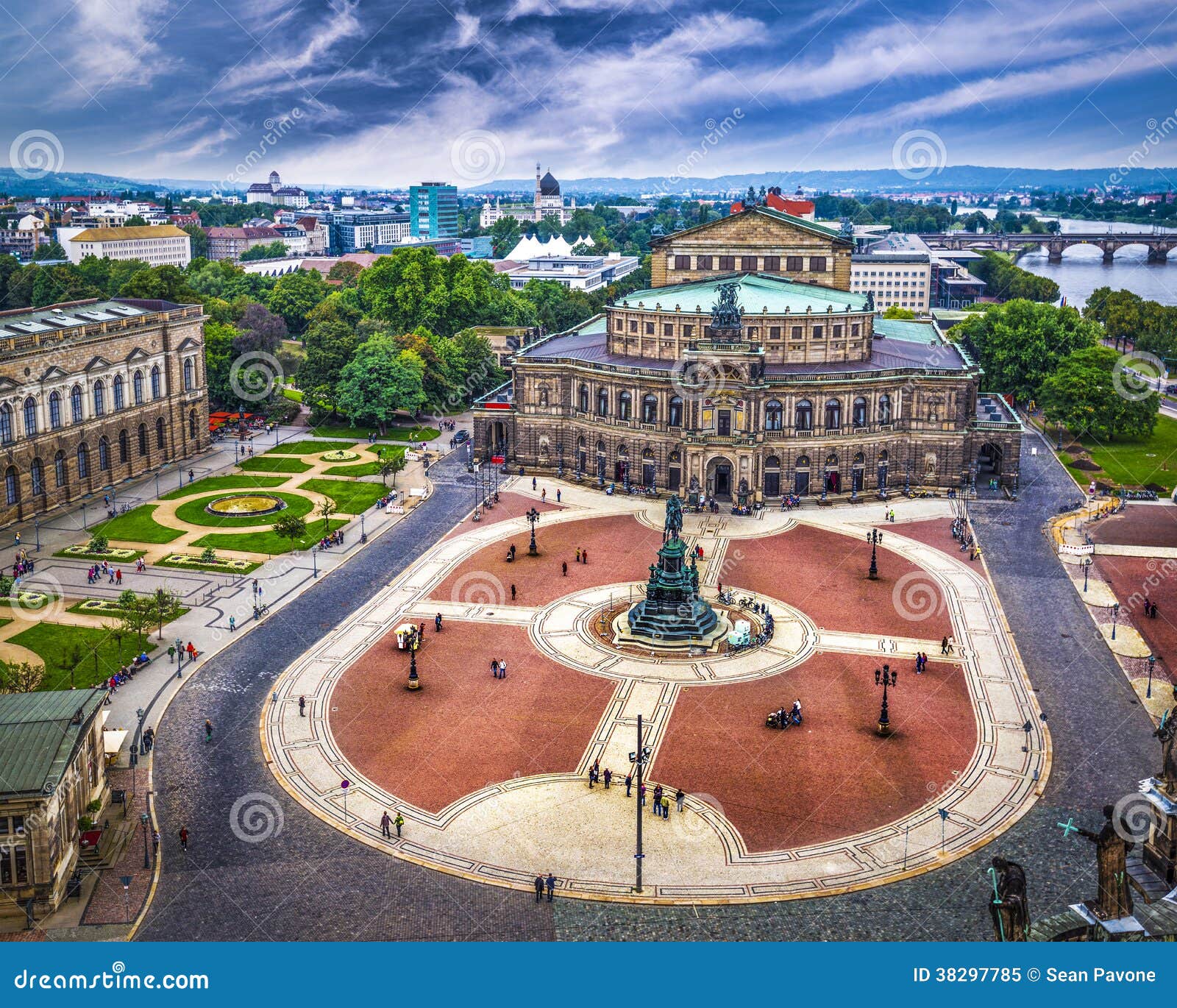 Teatro da ópera de Dresden imagem de stock. Imagem de cityscape - 38297785