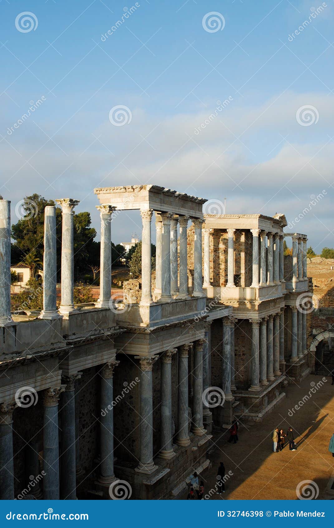 Teatro di Merida, Spagna fotografia stock. Immagine di colonne - 32746398