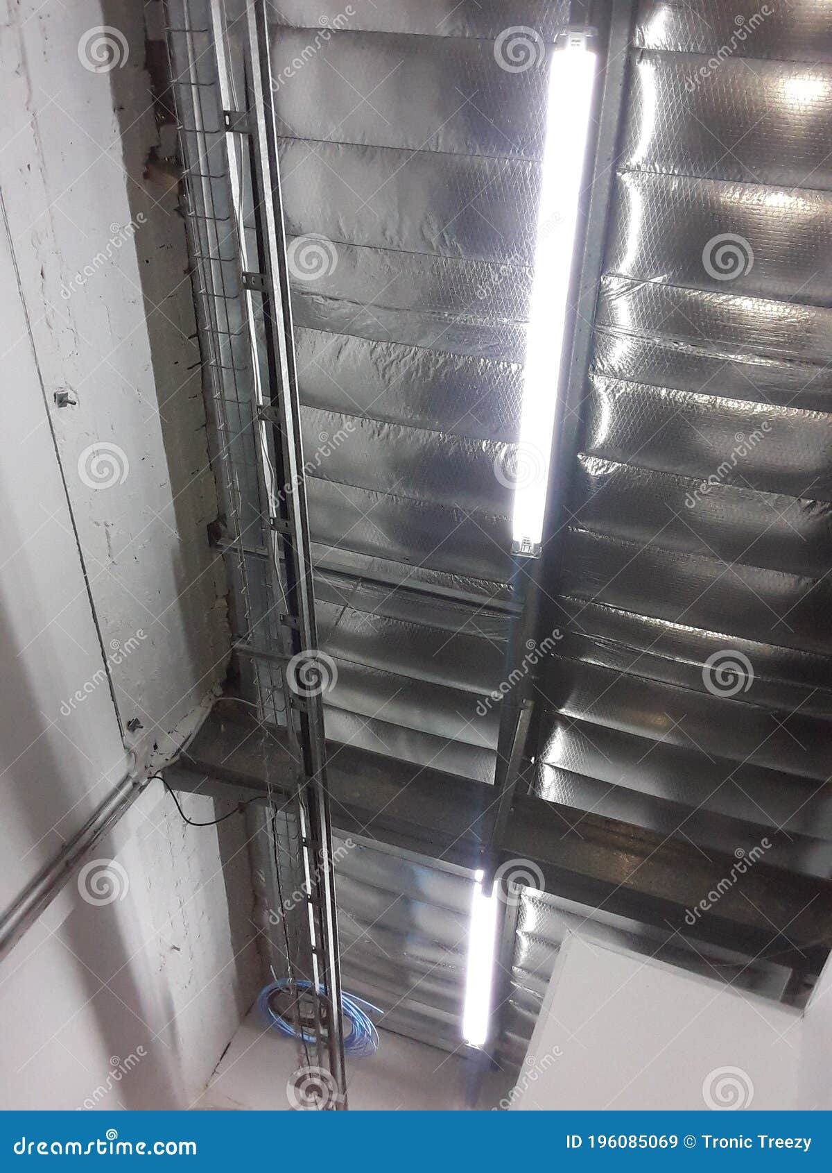 Techado imagen de archivo. Imagen de apartamento, casero - 196085069