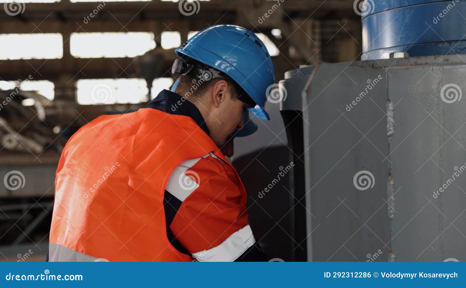 Technical Assistance, Bolt Secure, Tighten Procedure Stock Footage ...