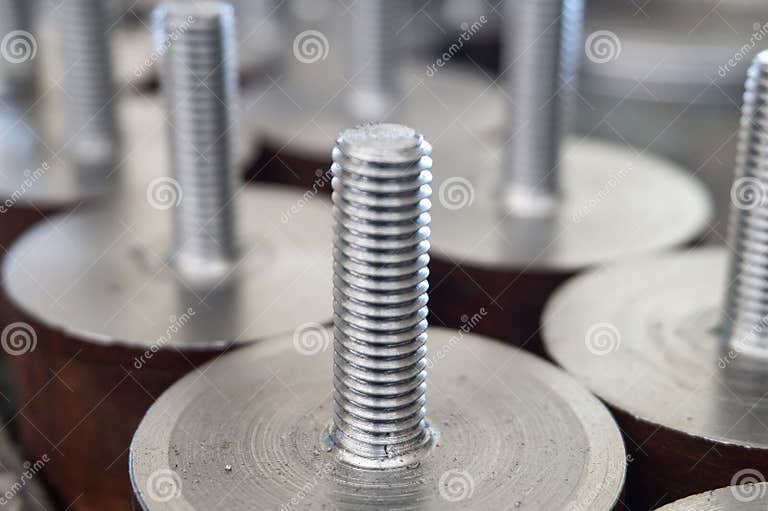 Technical Details with Threaded Connection, after Turning on a Rack in ...