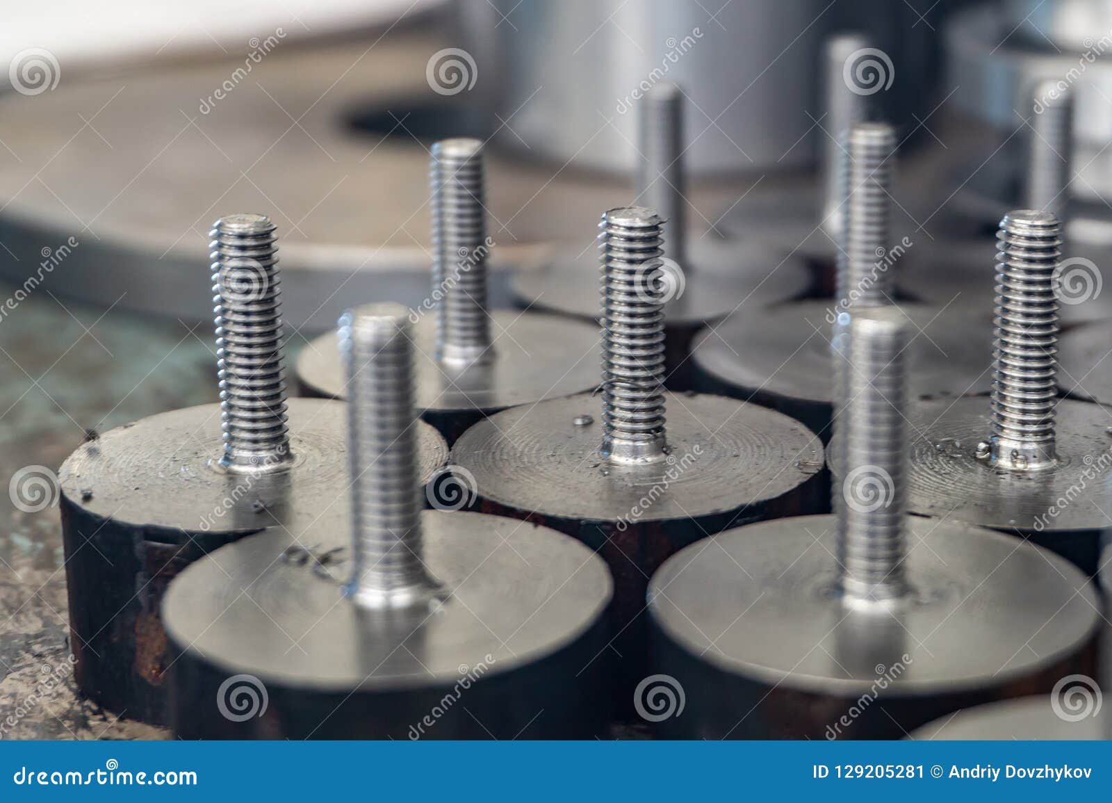 Technical Details with Threaded Connection, after Turning on a Rack in ...