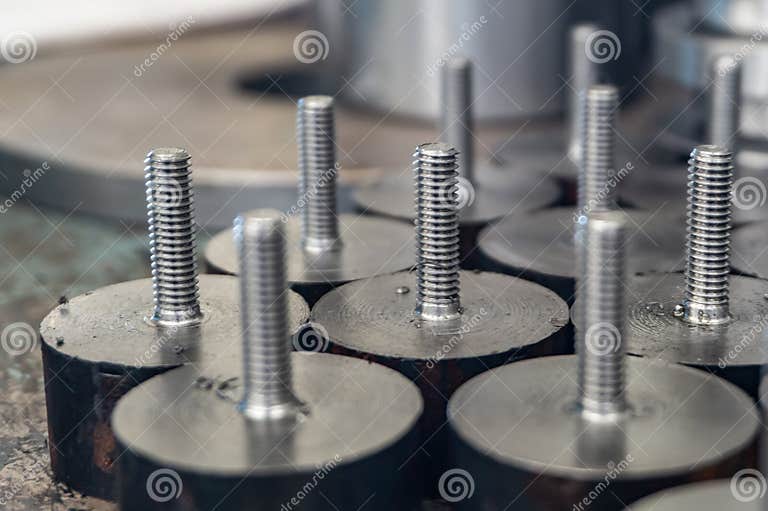 Technical Details with Threaded Connection, after Turning on a Rack in ...