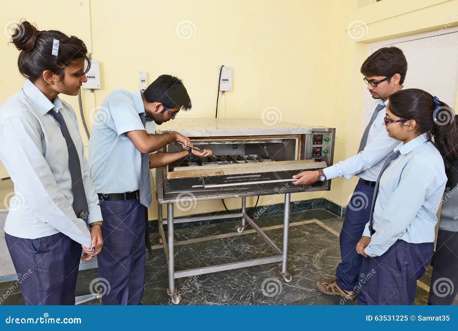 Technical Experiment editorial image. Image of laboratory - 63531225