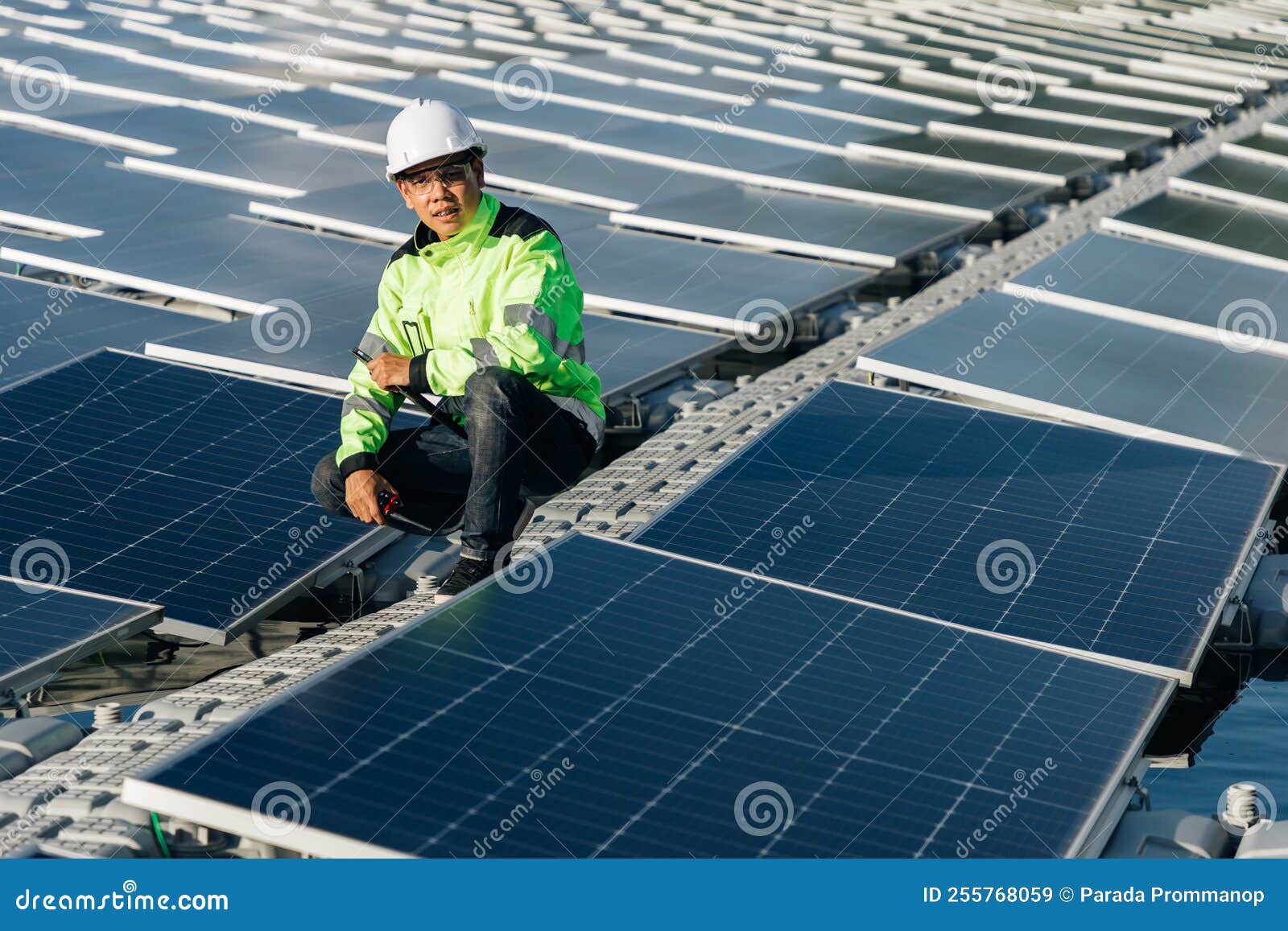 Technical Expert in Solar Energy Photovoltaic Panels, Remote Control ...