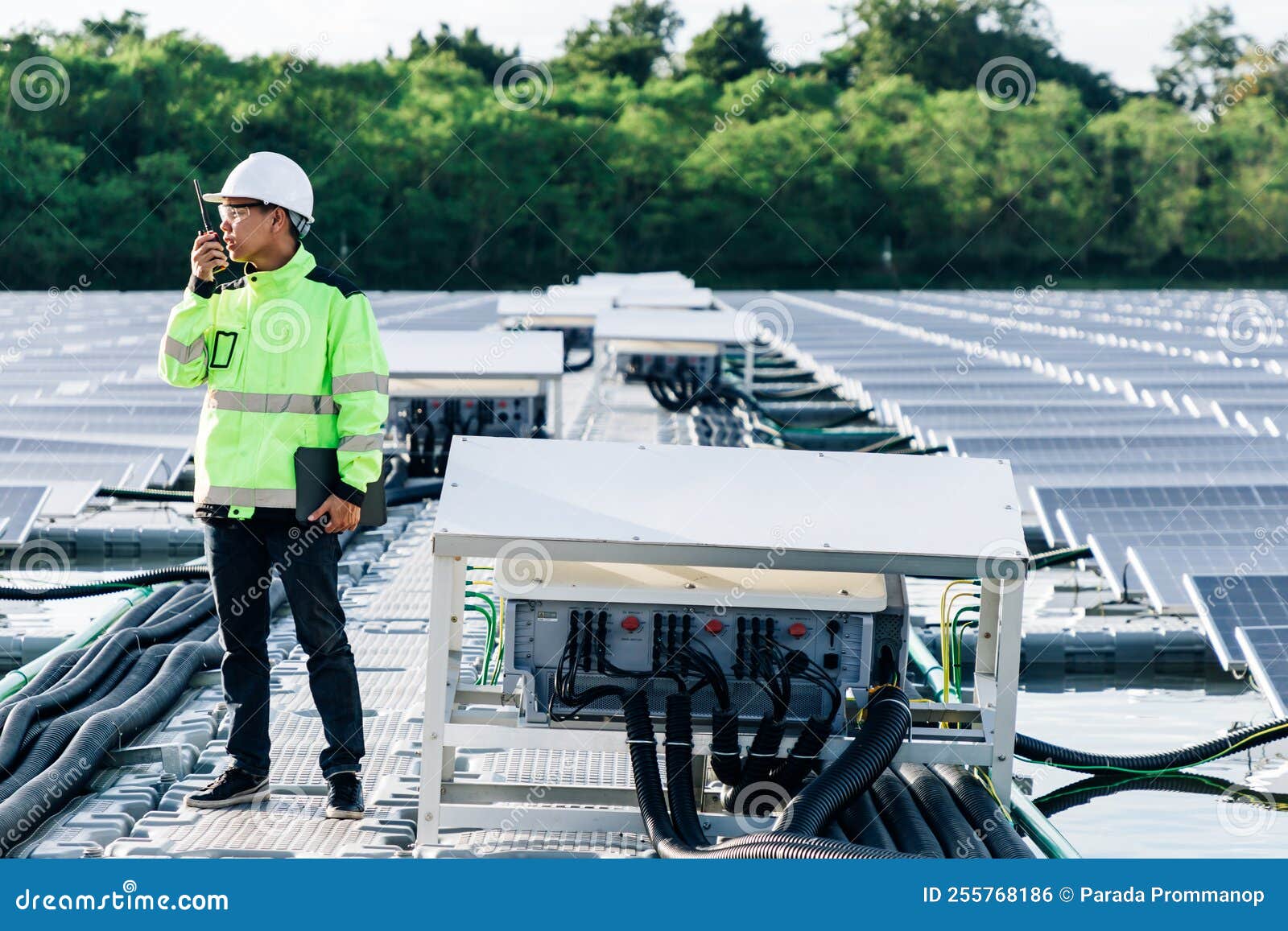 Technical Expert in Solar Energy Photovoltaic Panels, Remote Control ...