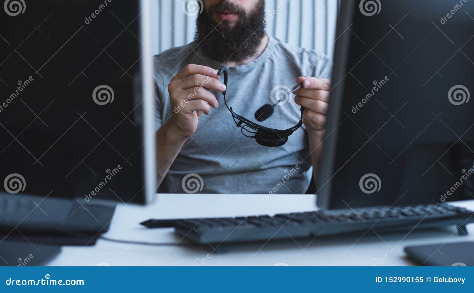 Technical Support Engineer Headset Customer Calls Stock Image - Image ...