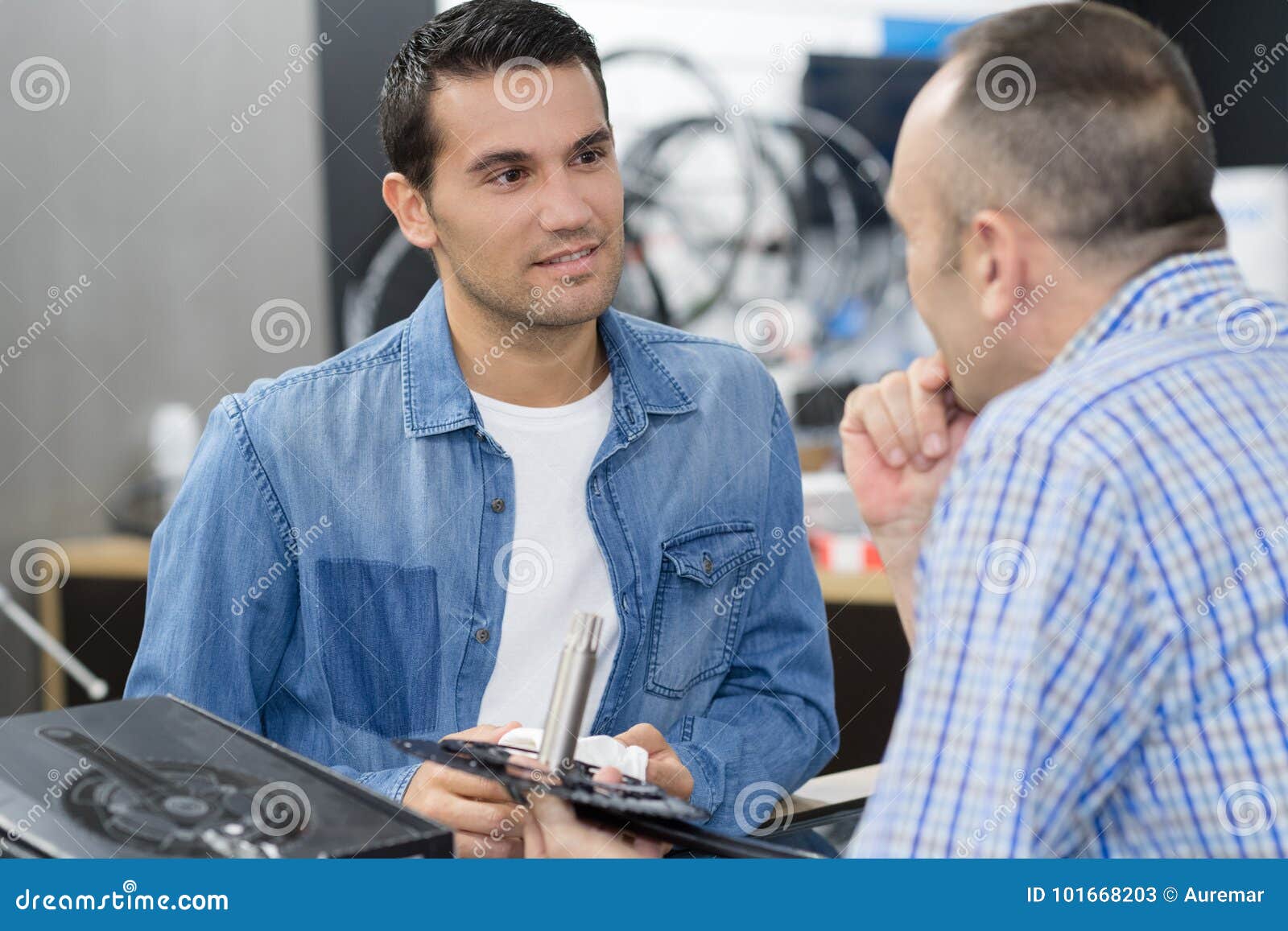 Technical Support Specialist Talking To Customer Stock Image - Image of ...