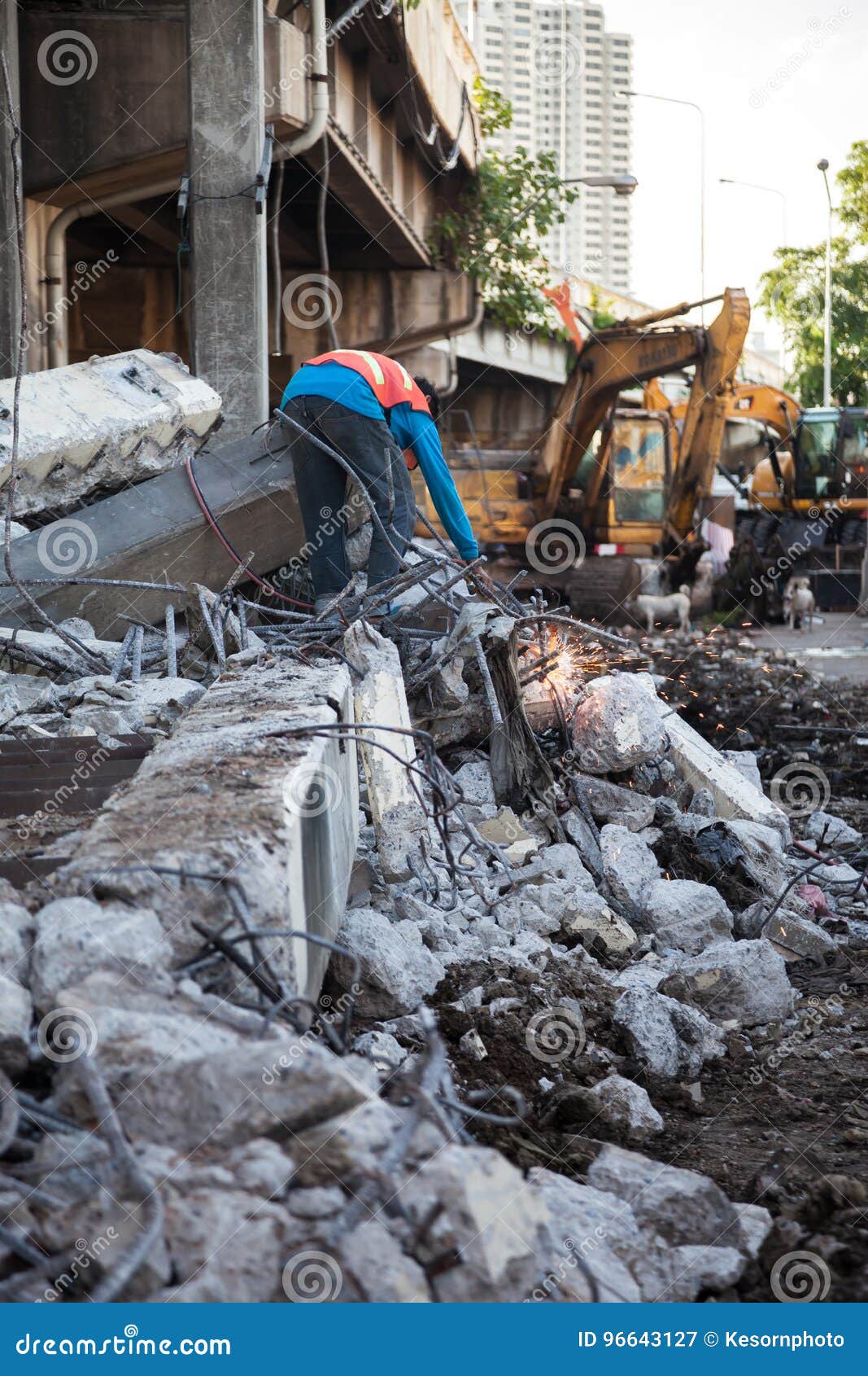 Technician cutting steel editorial photography. Image of site - 96643127