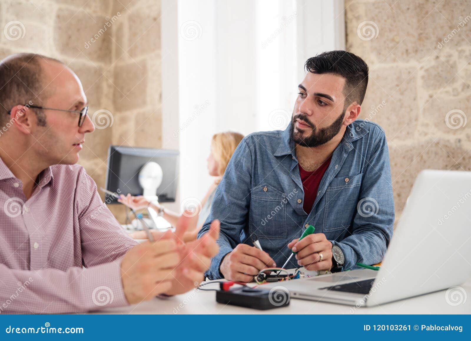 Technician and Executive Speaking in an Office Stock Image - Image of ...