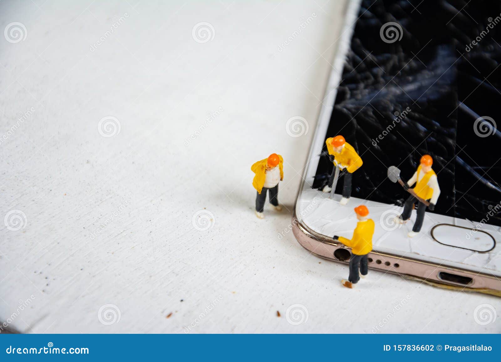 Technician Figurine Model Repair Mobile Display Screen Crack Broken ...