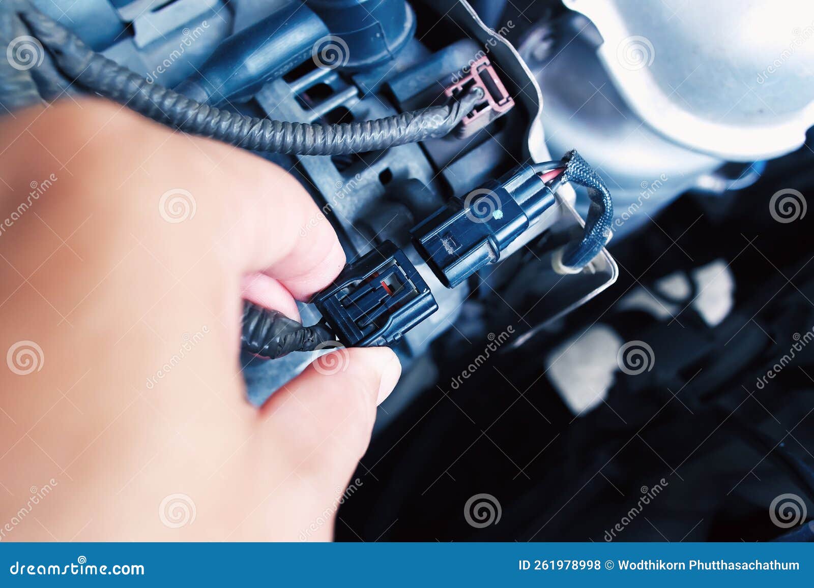 Connection Of Alternator And Internal Combustion Engine For Burning ...