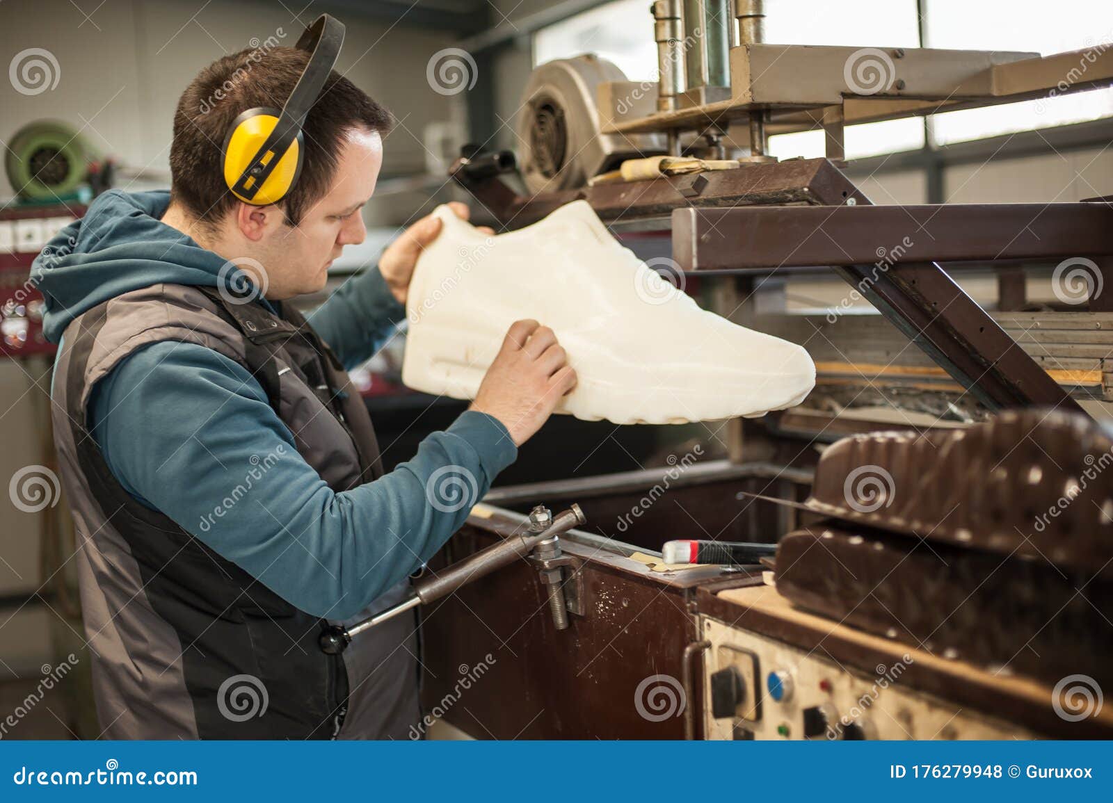 Technician Make Object on 3D Sublimation Vacuum Heat Press Machine ...