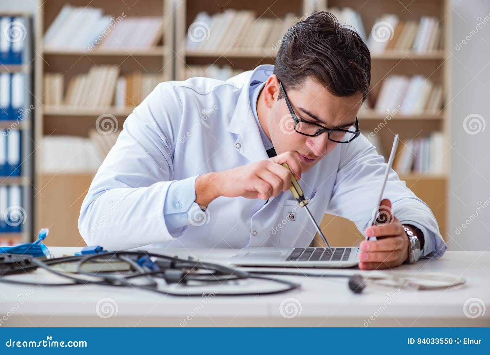 The it Technician Repairing Broken Laptop Notebook Computer Stock Photo ...