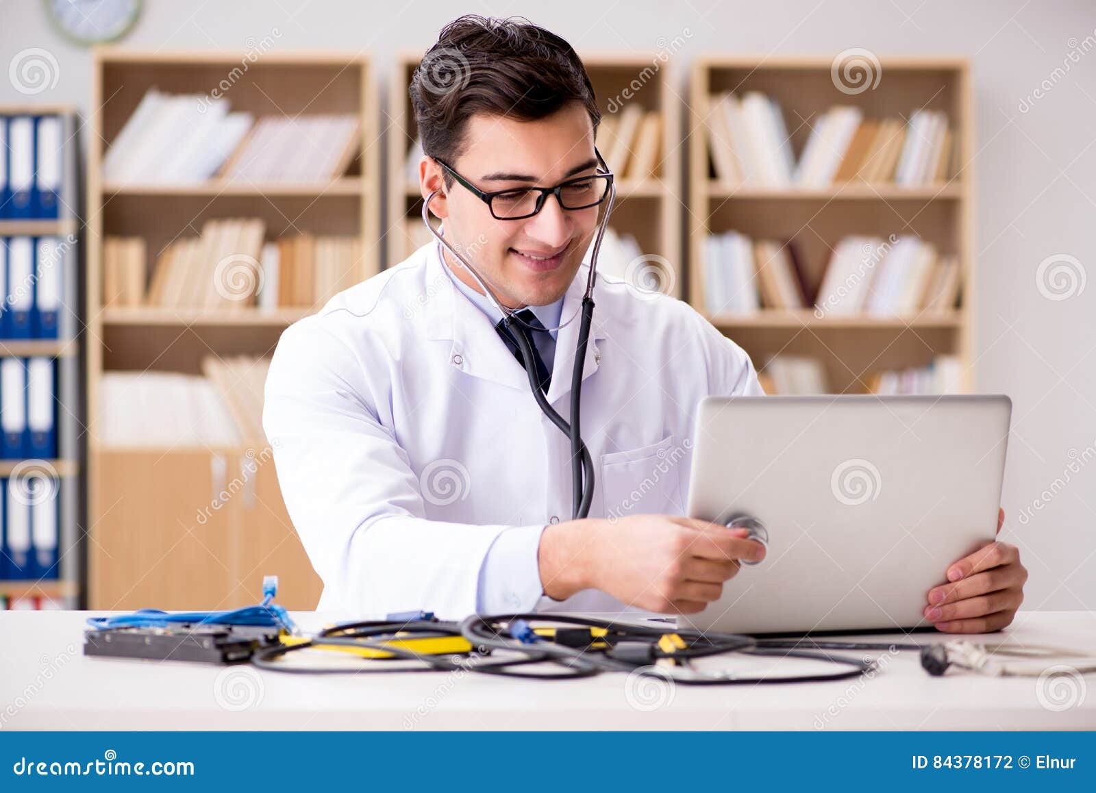The it Technician Repairing Broken Laptop Notebook Computer Stock Photo ...