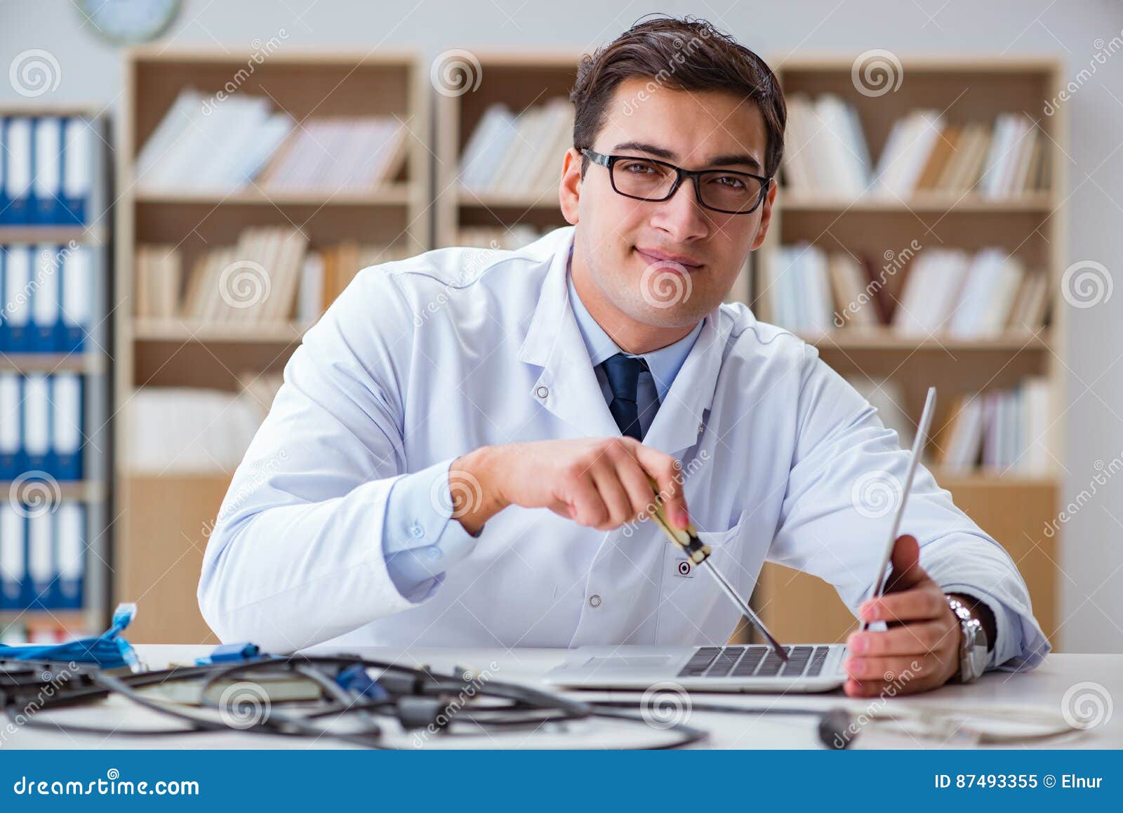 The it Technician Repairing Broken Laptop Notebook Computer Stock Image ...