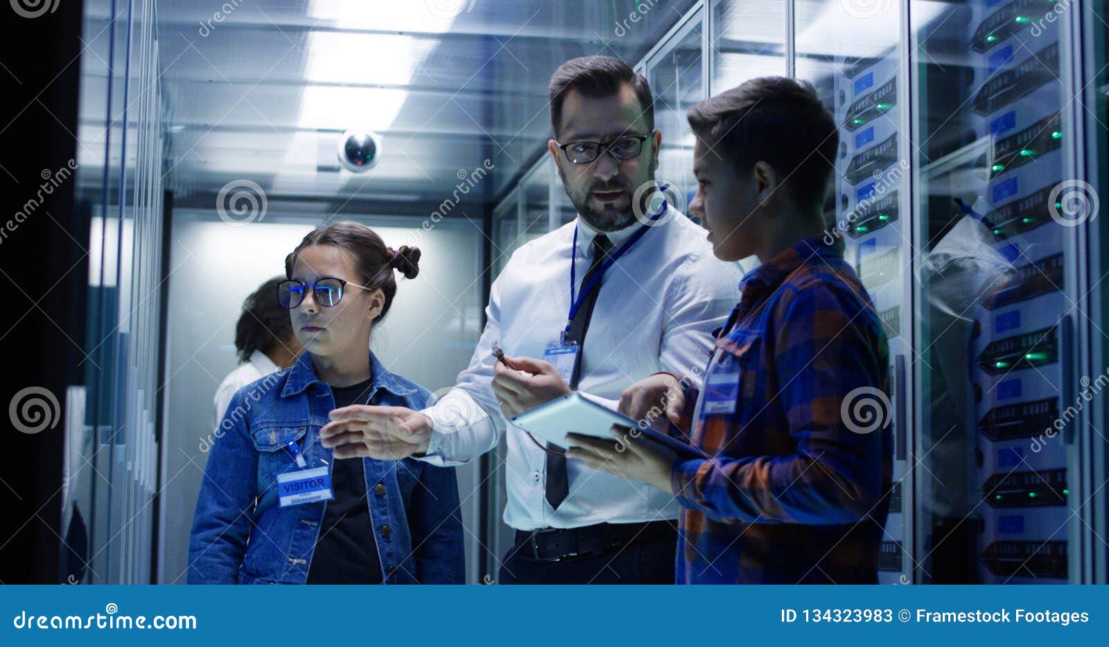 It Technician Showing Cable To Children Stock Image - Image of ...