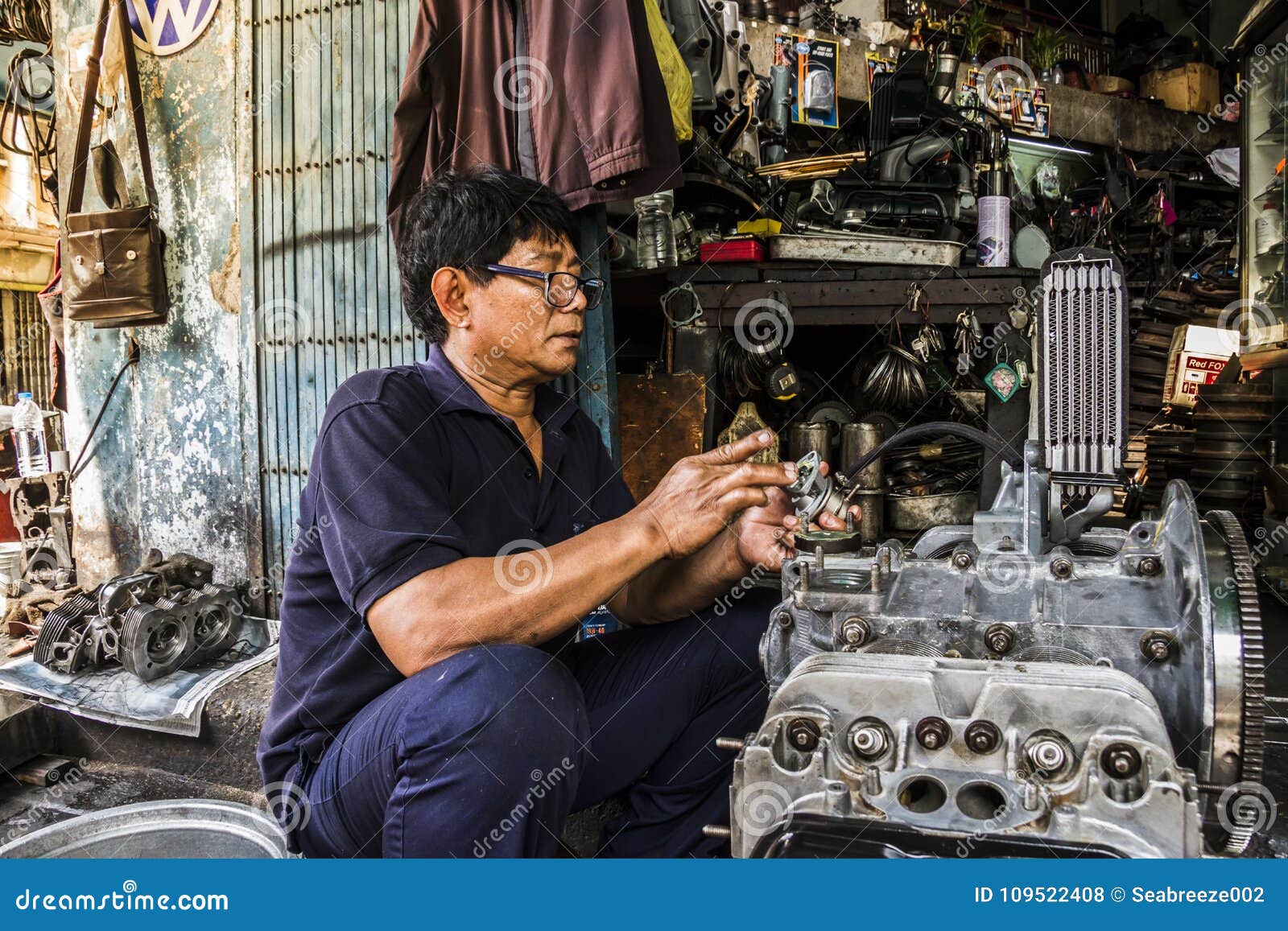 Car Repair: Overhaul Of The V6 Engine With Detailed Pulleys And Parts ...