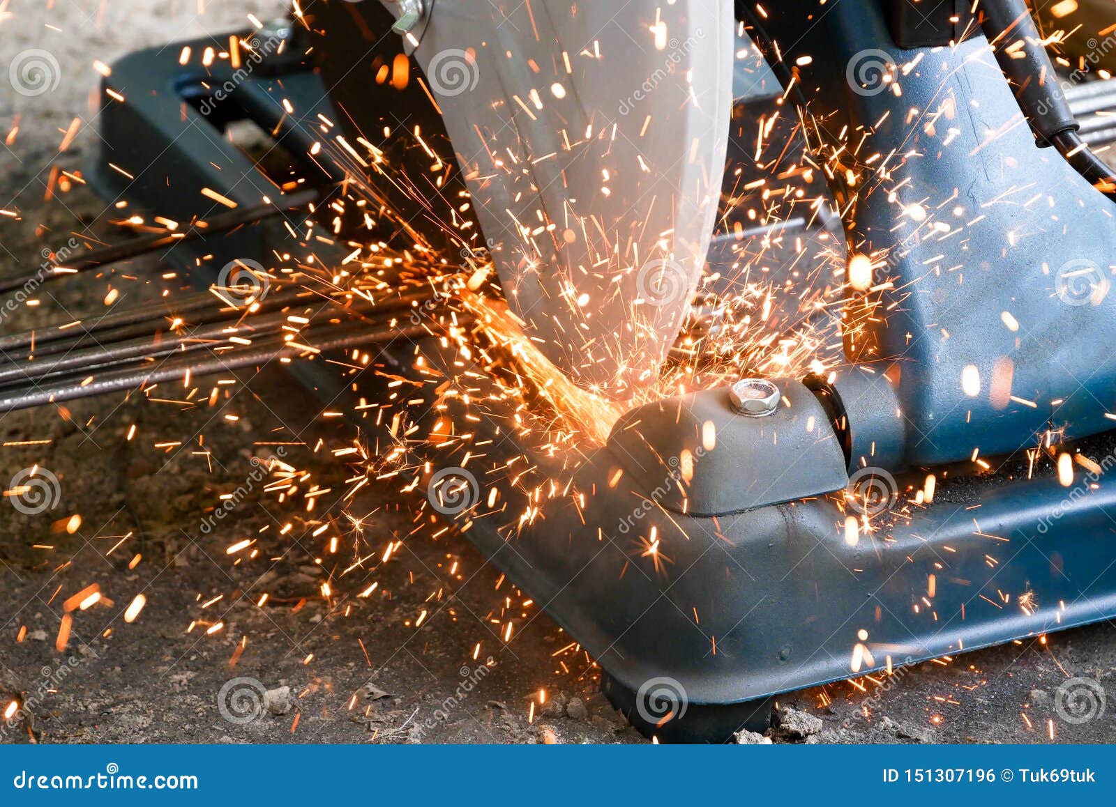 Technicians are Using Fiber Cutting Platform Tools To Cut Steel for ...