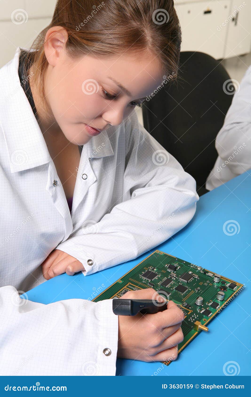 Technicienne de femmes image stock. Image du personne - 3630159