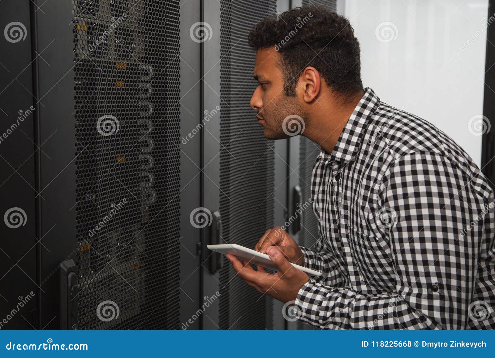 Focused it Technician Testing Server Bloc Stock Photo - Image of ...