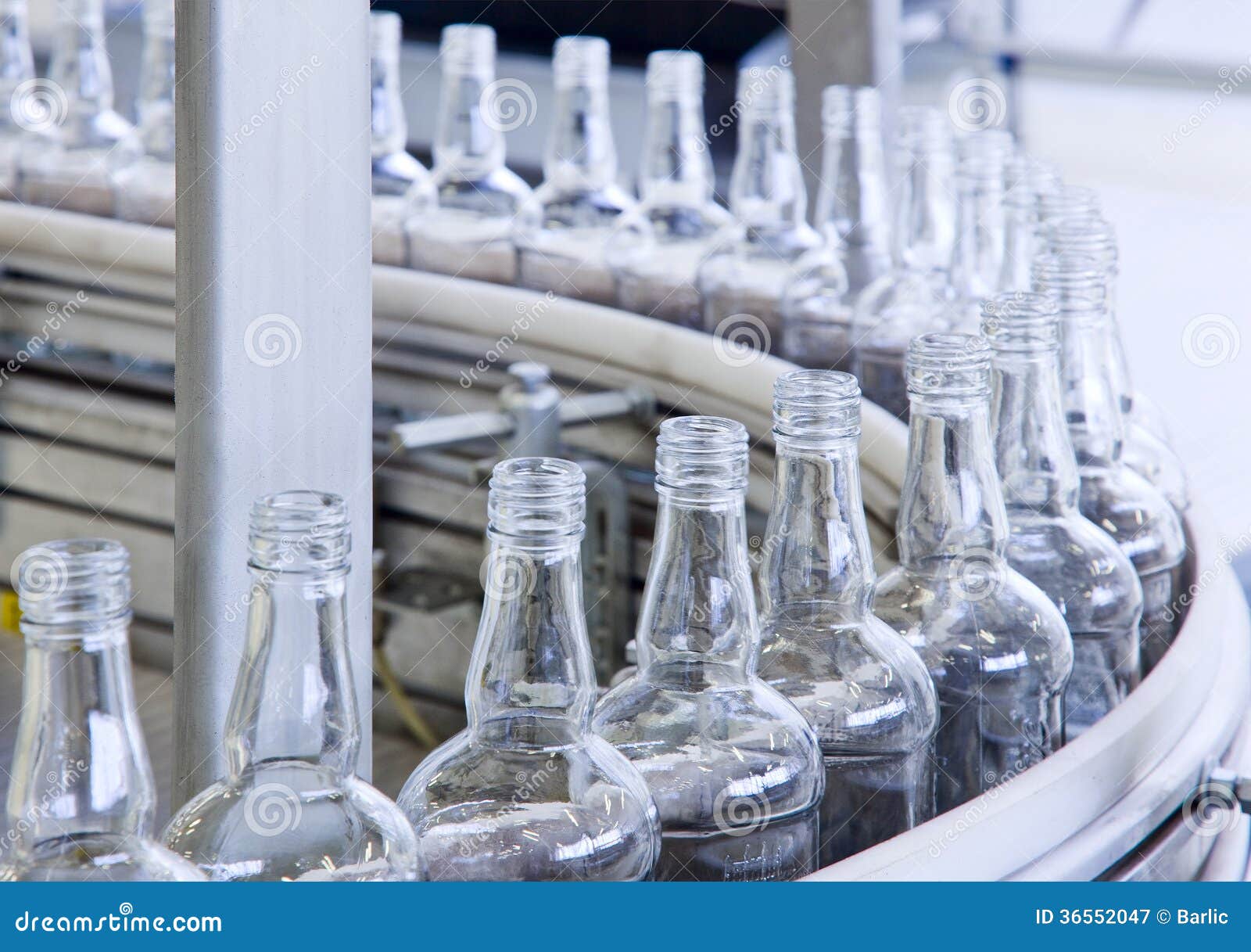 Technologie Bottelarij Voor Flessen Stock Afbeelding - Image of kelder ...